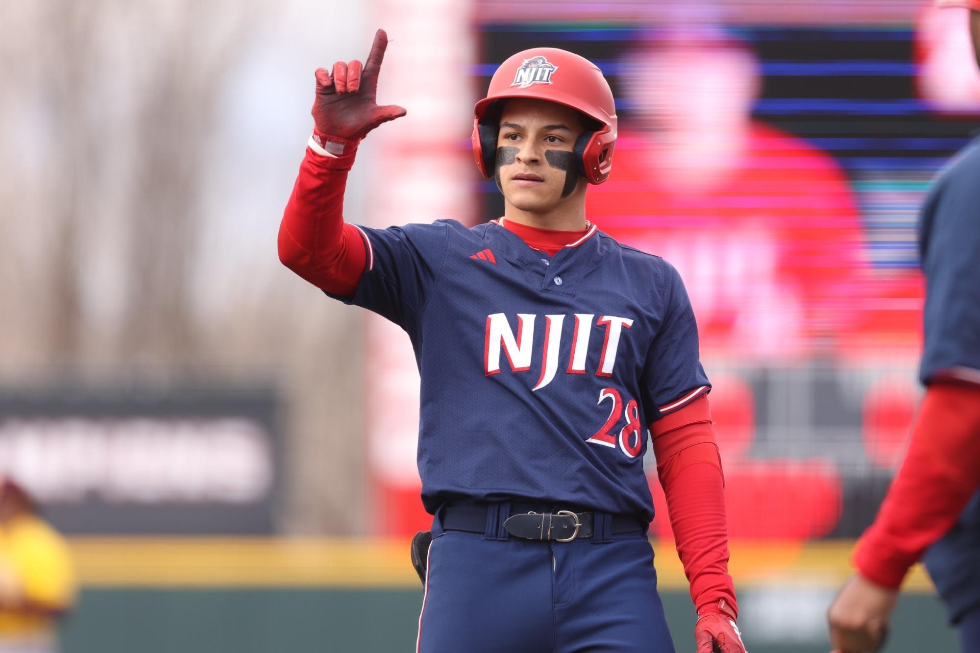 Highlanders Rally Late to Complete Sweep of UAlbany, 7-5